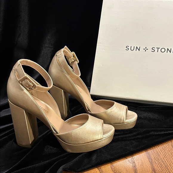 Sun + Stone | Shoes | Nwb Sun Stone Gold Heels 7 | Poshmark